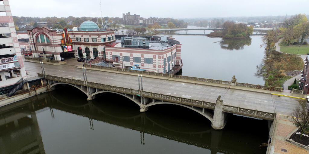 New York Street Bridge over the Fox River - Benesch